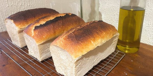 What Does Oil Do In Baking Bread? - Busby's